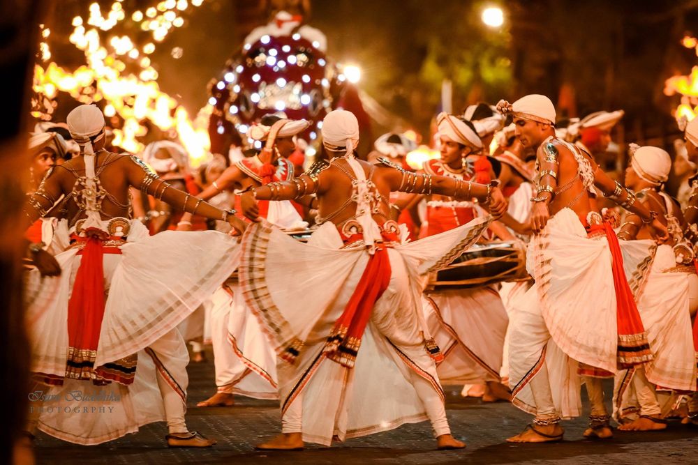 Esala Perahera in Kandy | Wonders of Ceylon